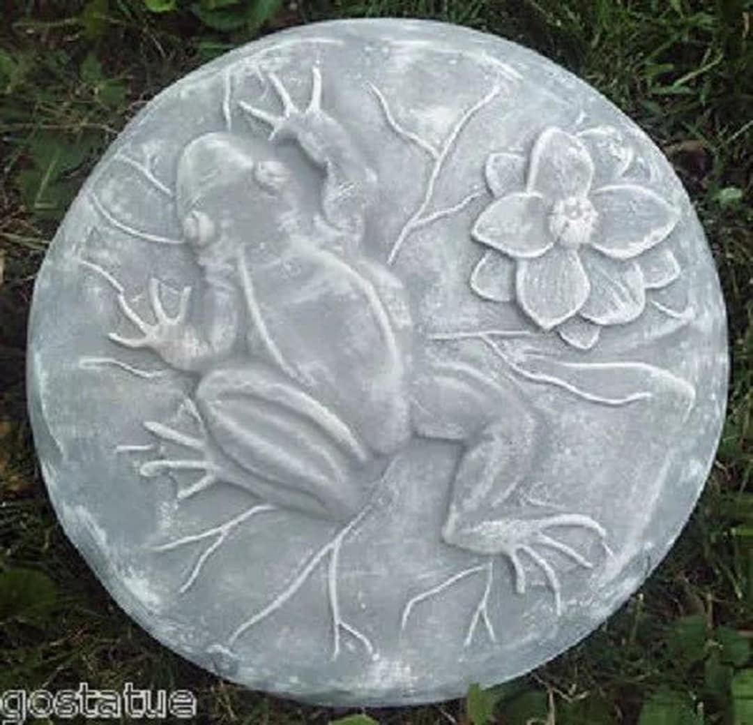 Frog on Lily Pad Stepping Stone Concrete Garden Stone Outdoor Yard Art ...