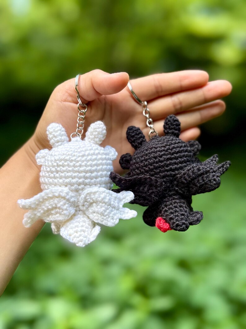 Toothless and Light Fury Inspired Keychain | Amigurumi Dragon Matching Keychains: Crochet ...