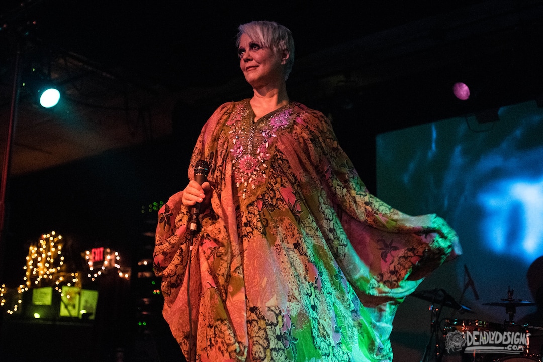 Cindy Wilson (of the B52s) Performing Live at the 40 Watt Club on ...