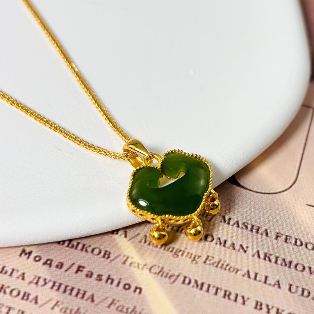 24K Pure Gold Bell Chain Necklace. Vintage Green Jade Gemstone Pendant ...