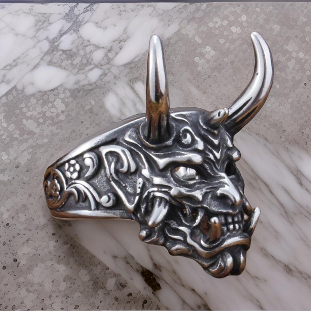 Demon Horn Skull Ring A Gothic Masterpiece of Dark Fantasy - Etsy