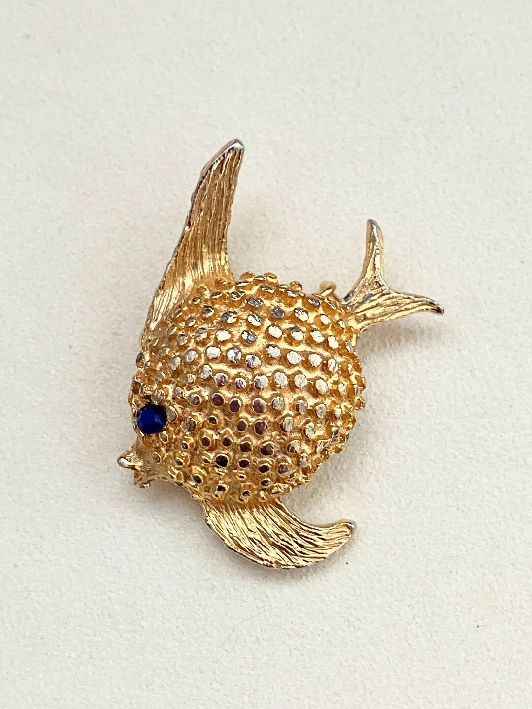 1950s Fuller Novelty Gold Tone Fish Brooch With Rhinestone Eye ...