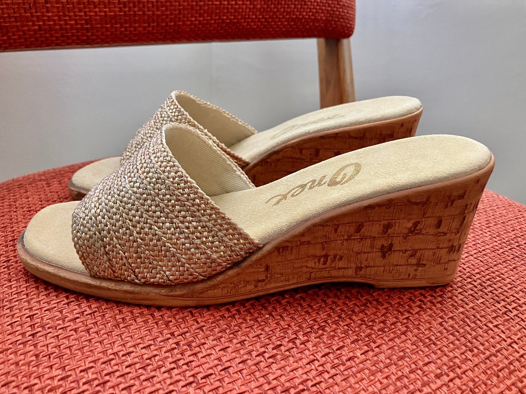Vintage 1970s Onex Gold Straw Slide Sandals - Size 7 - Etsy