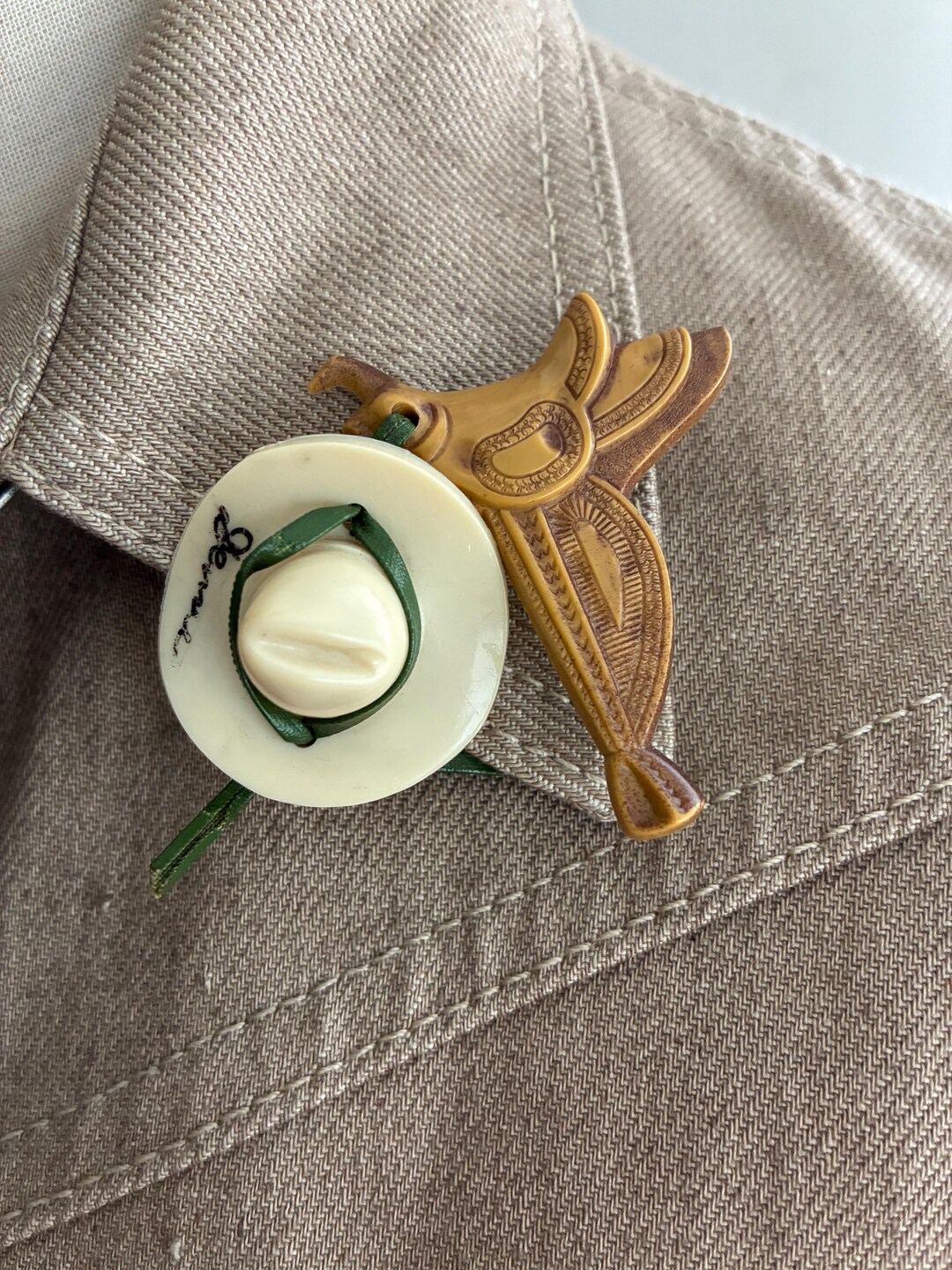 1940s 50s Western Brooch - Cowboy Hat and Saddle - Etsy