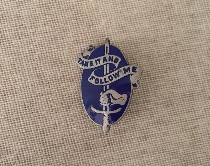 1940s WWII Take It and Follow Me Army Infantry School Pin Crest ...
