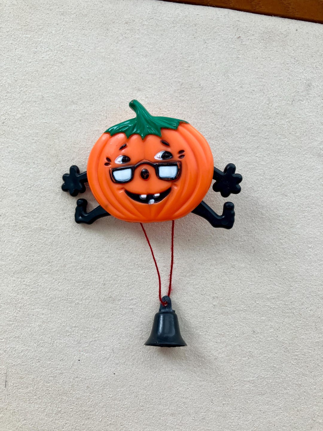 Vintage Halloween Articulate Pumpkin Pull String Novelty Plastic Brooch ...