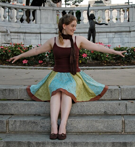 Items similar to Lady's Knee-length Pinwheel Circle SKIRT in Green ...