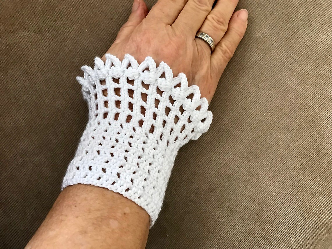Crochet Cuff Bracelet Pattern: Easy Step-by-step Tutorial (PDF Pattern ...