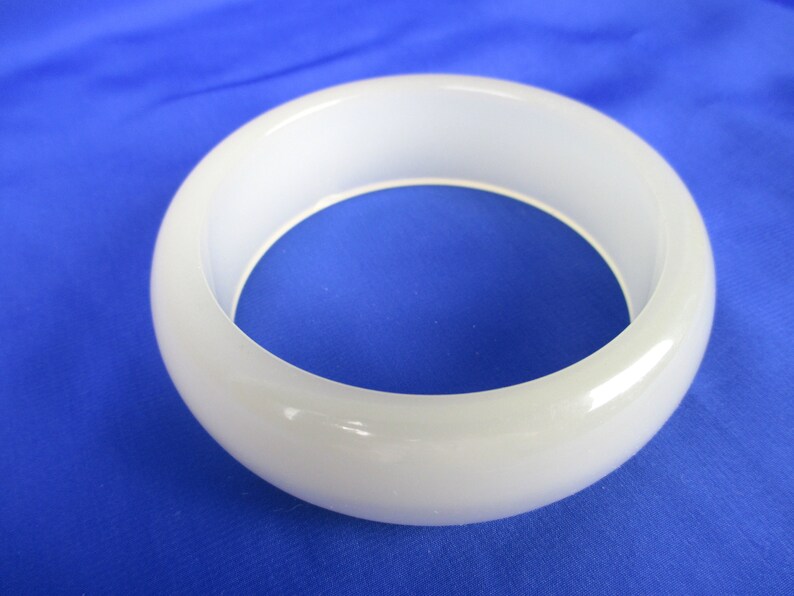 AVON Lucite Pearly White luminesque Collection - Etsy