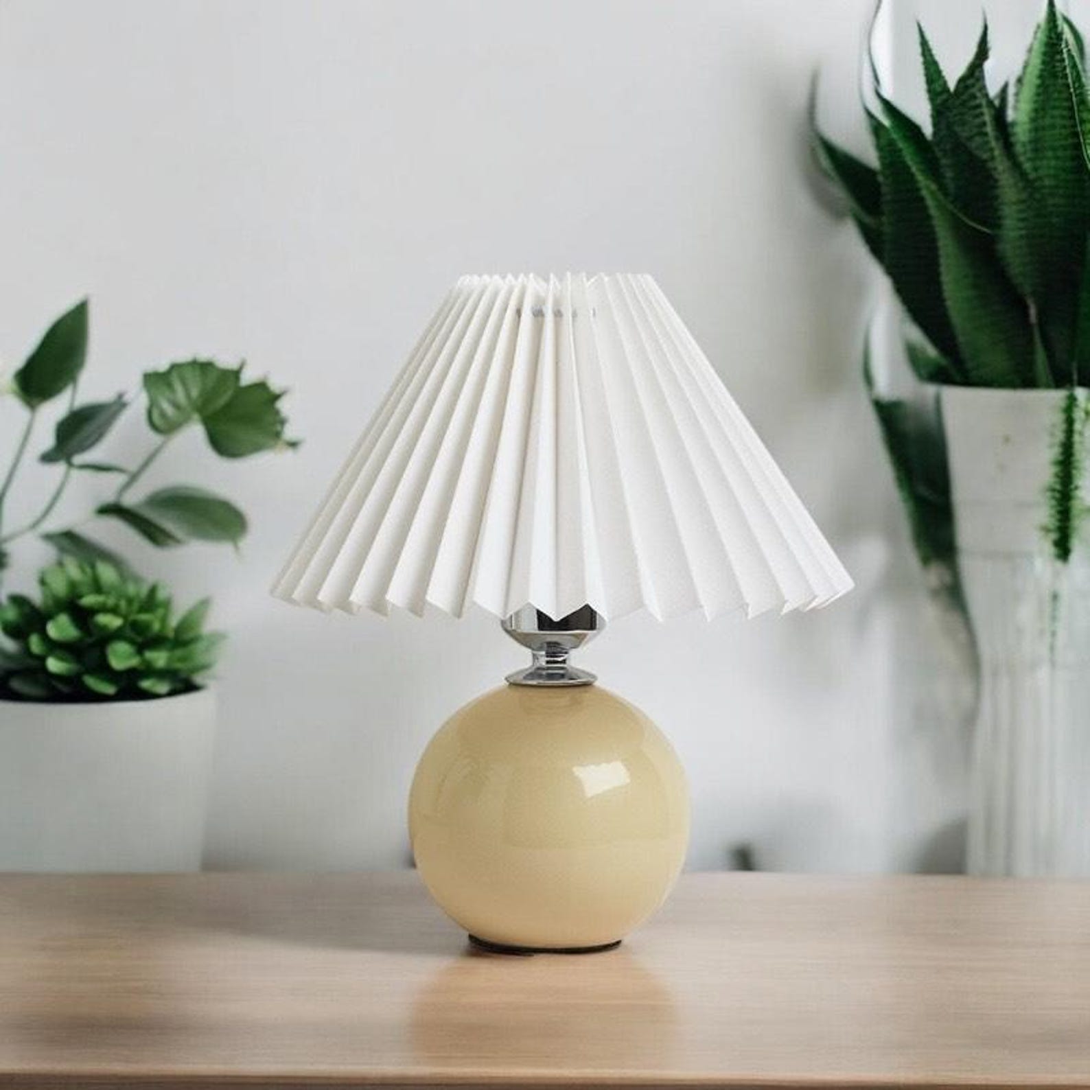 Duzy Handmade Scallop Shape Table Lamp Khaki Stripes Fabric & Glass ...