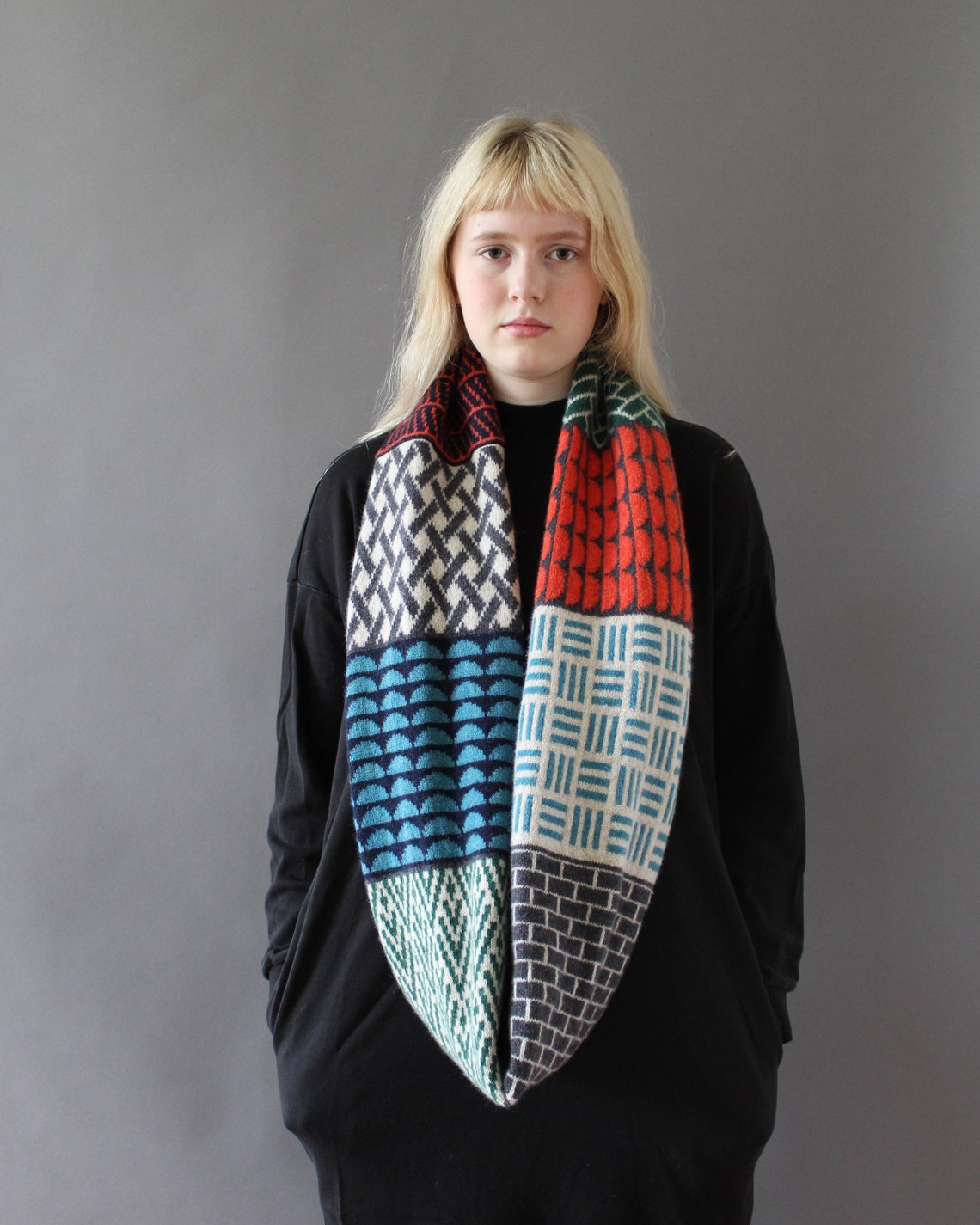 Geometric Tiled Scarf in Knitted Lambswool - Etsy UK