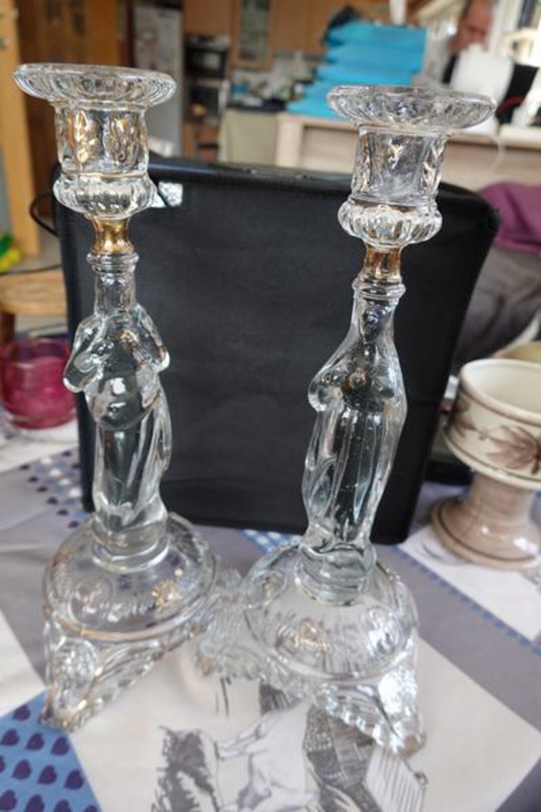 Prachtige Vintage Kandelaars Gemaakt Uit Persglas , Maagdelijke Moeder ...