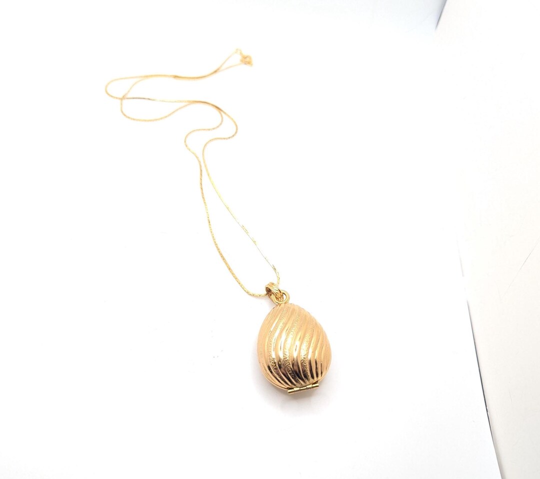 Vintage Avon Perfume Locket Gold Necklace Golden Charmer 1968 1960s ...