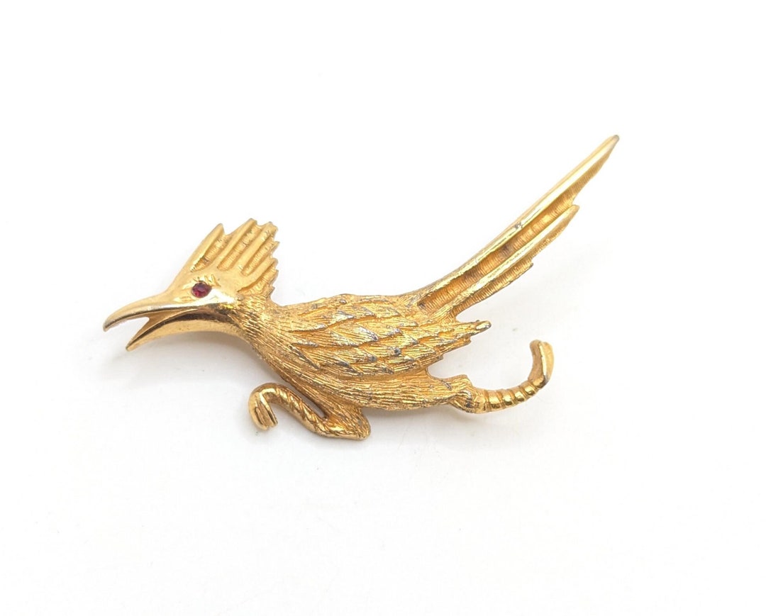 Vintage Roadrunner Ultra Gold Tone Brooch Lapel Pin Red Eyes Signed ...