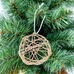 Recycled Guitar String Ornament Made From Recycled/upcycled Guitar ...