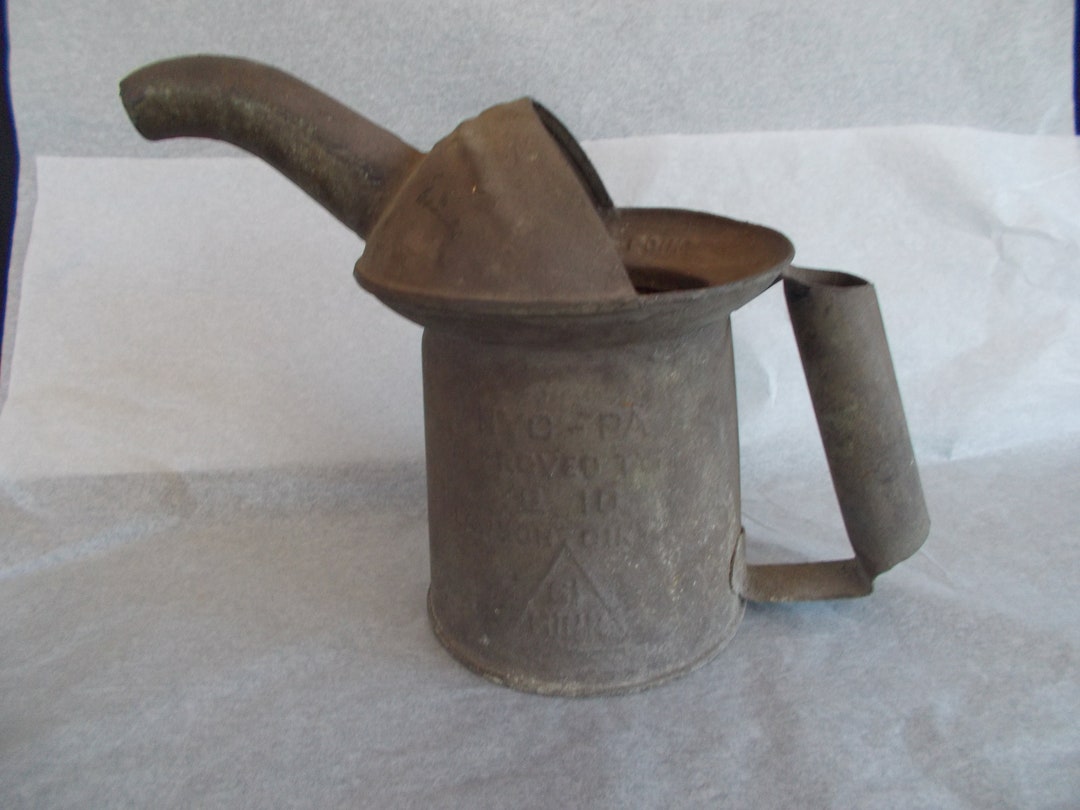 Vintage 1930s One Quart Rustic Oil Can - Etsy