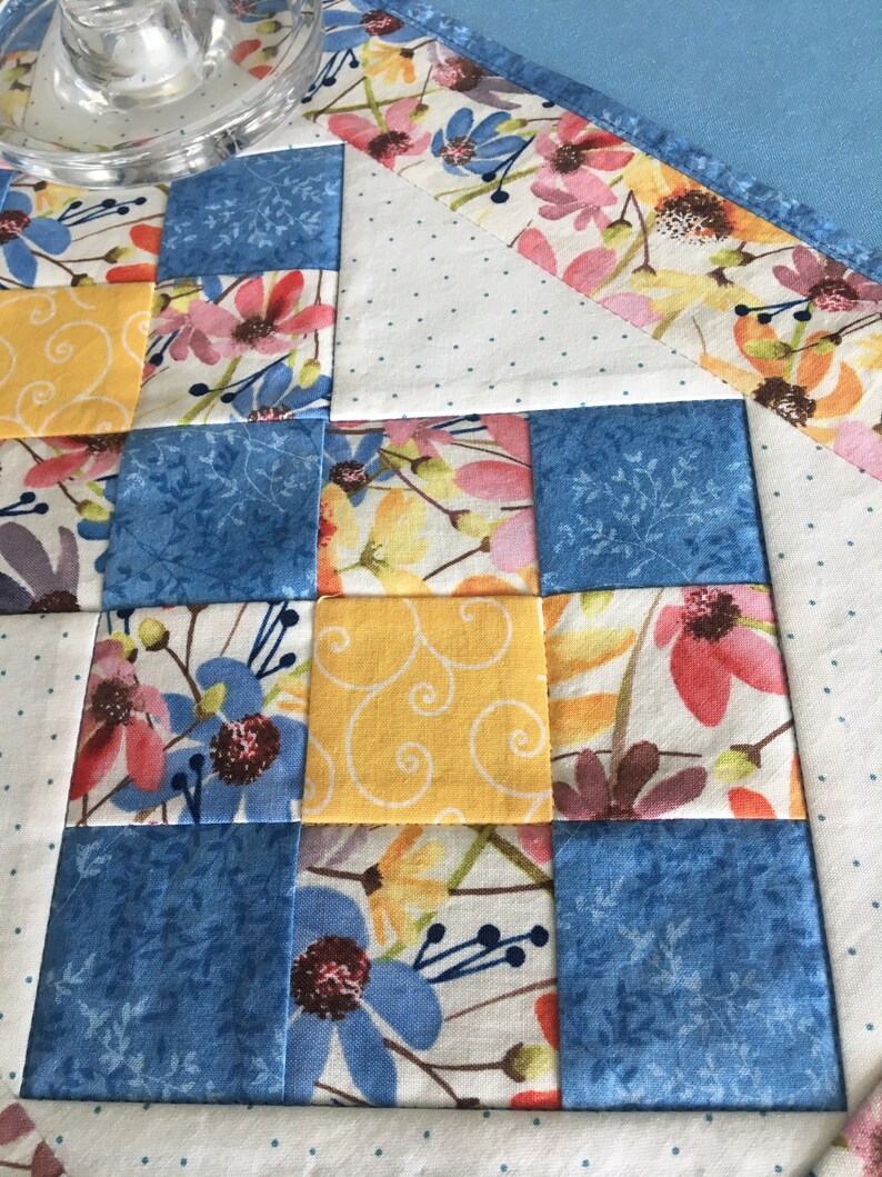 Spring Daisy Table Runner - Etsy