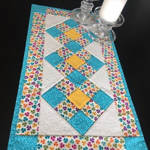 Bright Pansy Table Runner - Etsy