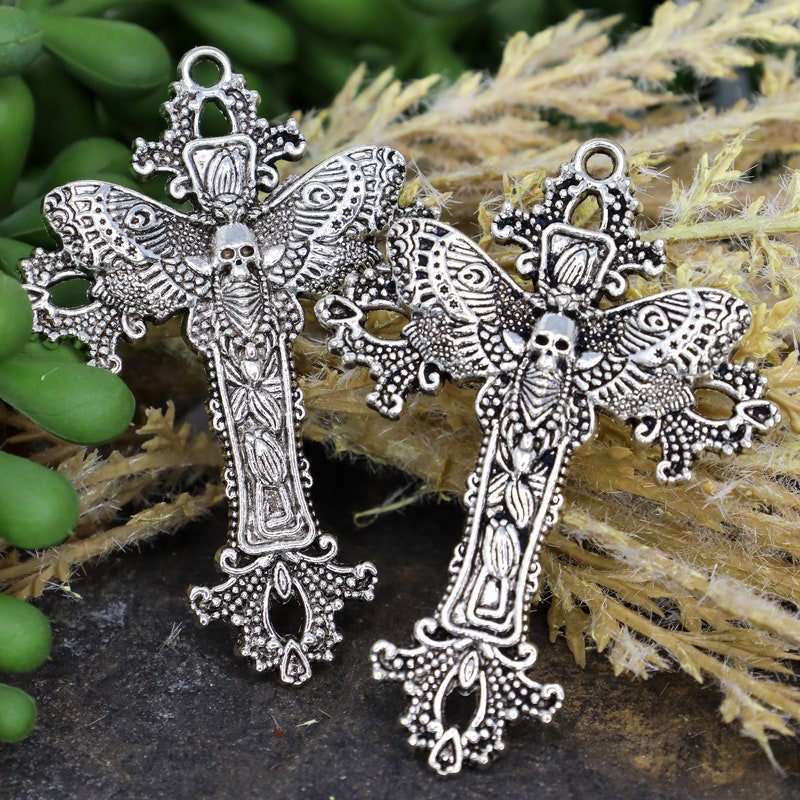 Goth Cross Pendant - Etsy