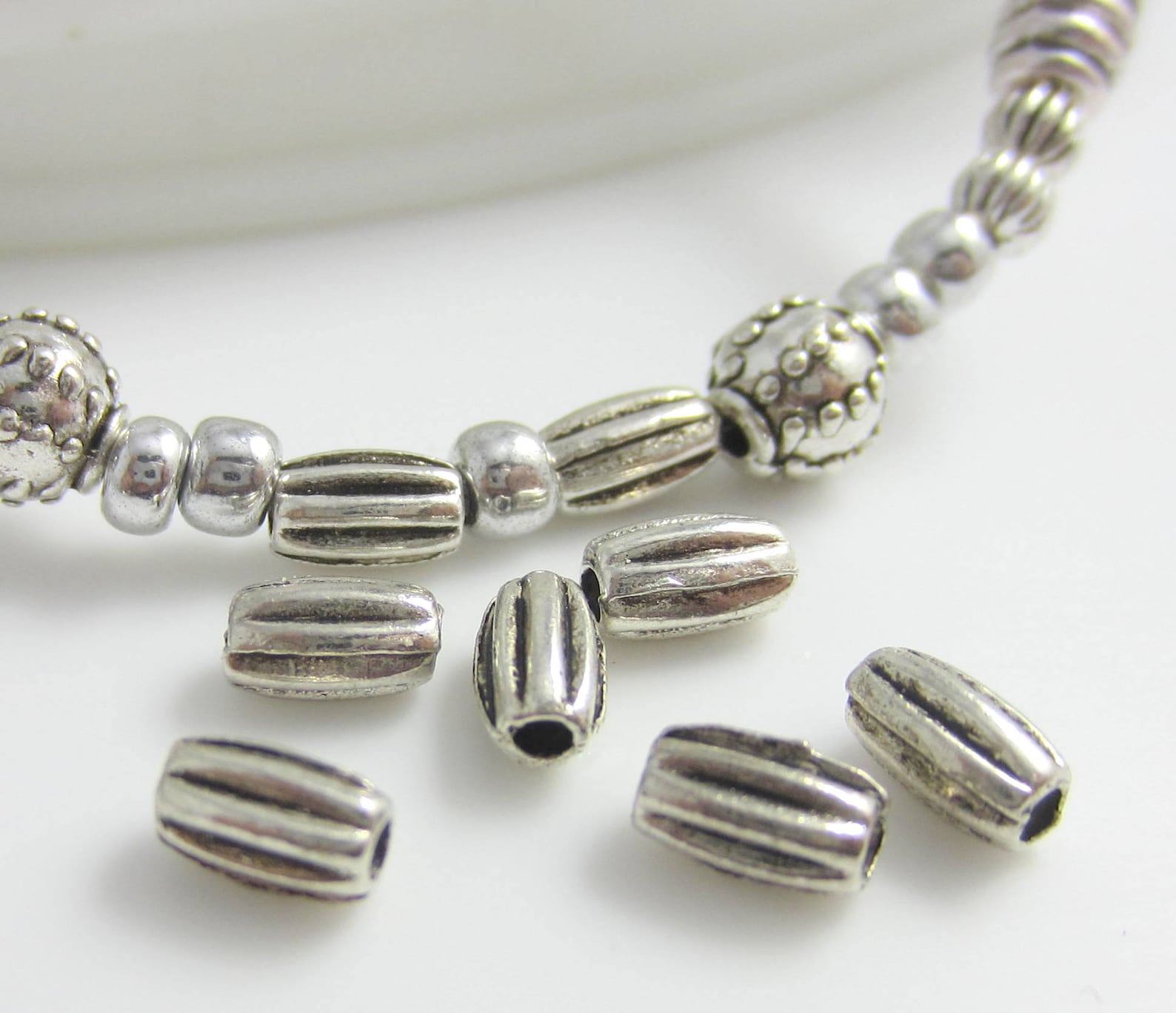 24 Silver Beads Metal Ribbed Barrel Bead Antique Silver Oval - Etsy