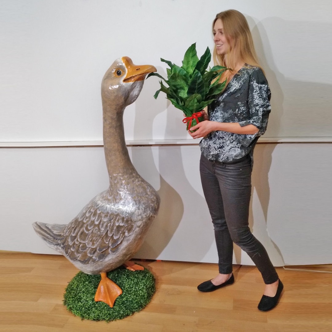 5.25 FT Goose Sculpture – Custom Realistic Oversize Bird Figure ...