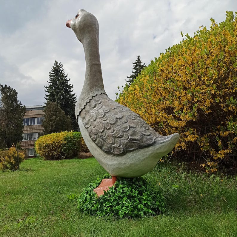 5.25 FT Goose Sculpture – Custom Realistic Oversize Bird Figure ...