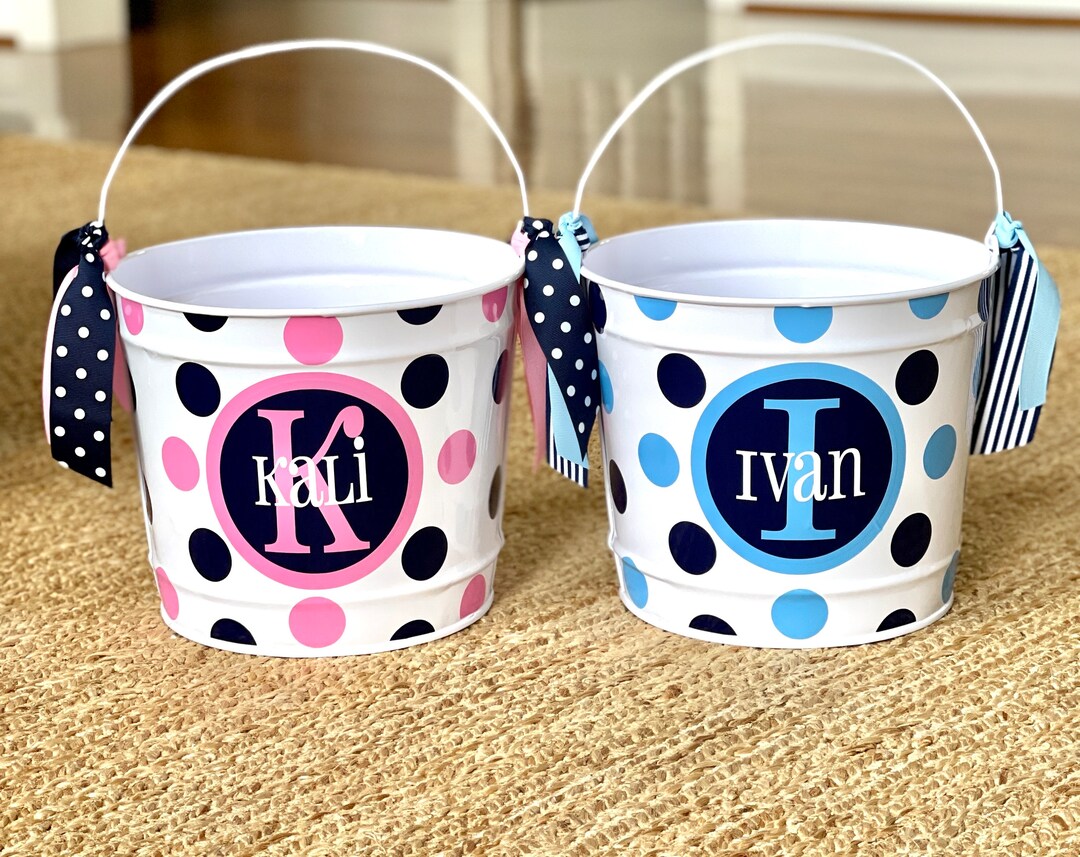 10QT Personalized Bucket With Double Circle With Name & Initial and ...