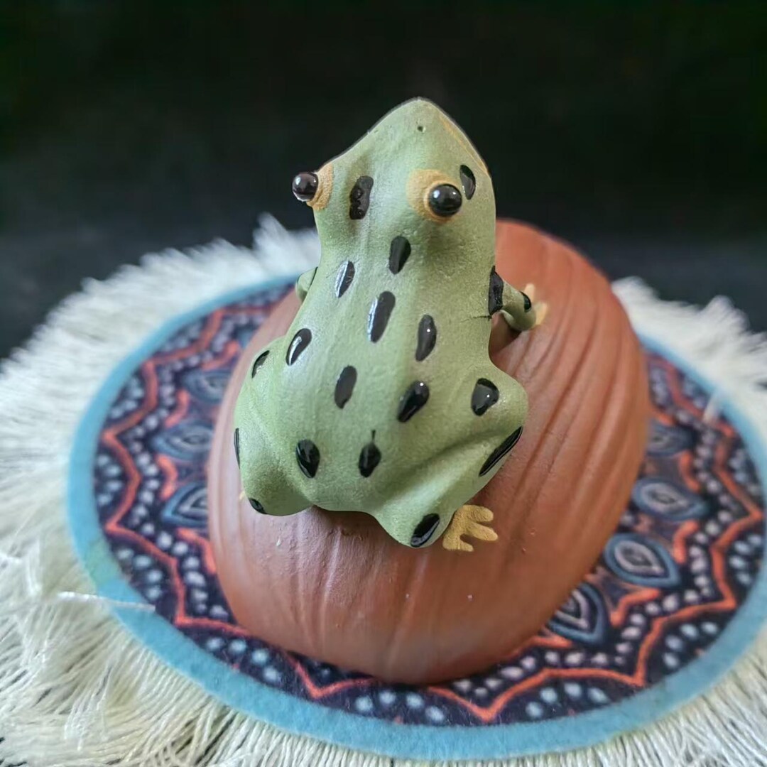 Tea Pet Rainforest Frog Zisha Yixing Carved Toad Frog Figure, Tea Play ...