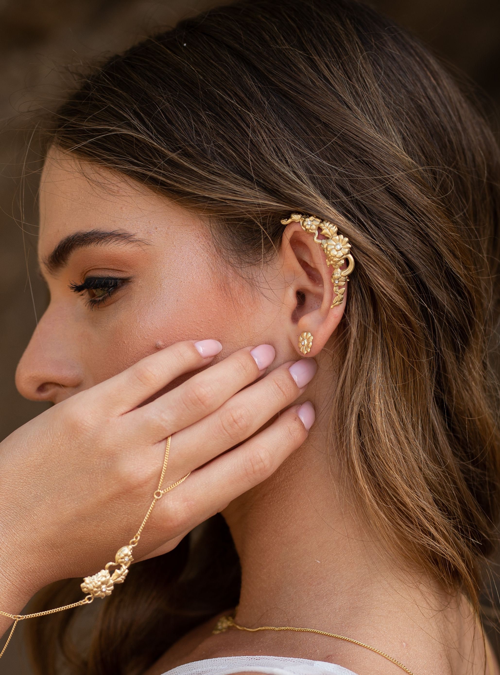 Daisy flowers Ear Cuff Daisy Jewelry ear crawler jewelry | Etsy