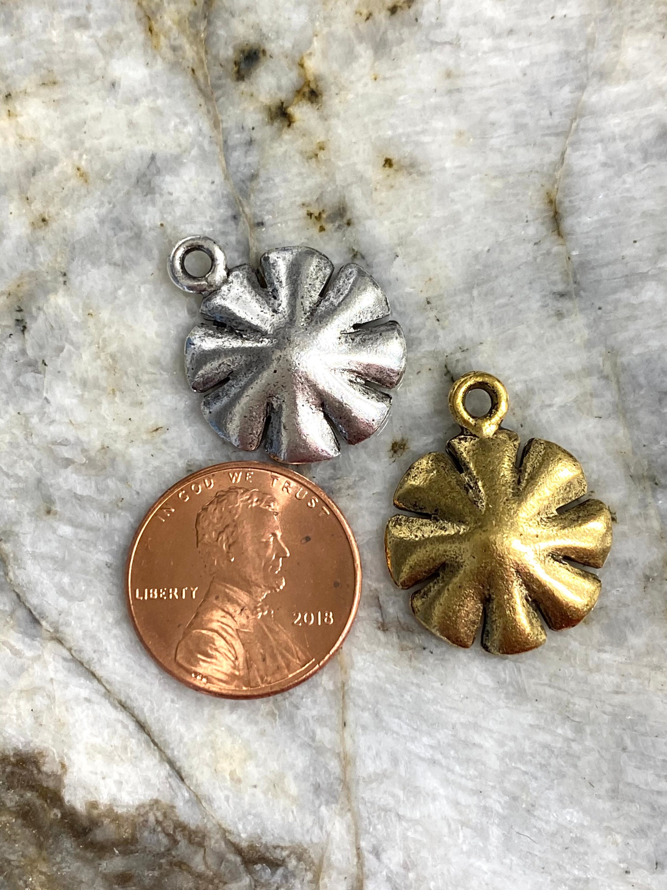 Flower Pewter Charms Pendant Jewelry Rustic Daisy antique Gold | Etsy
