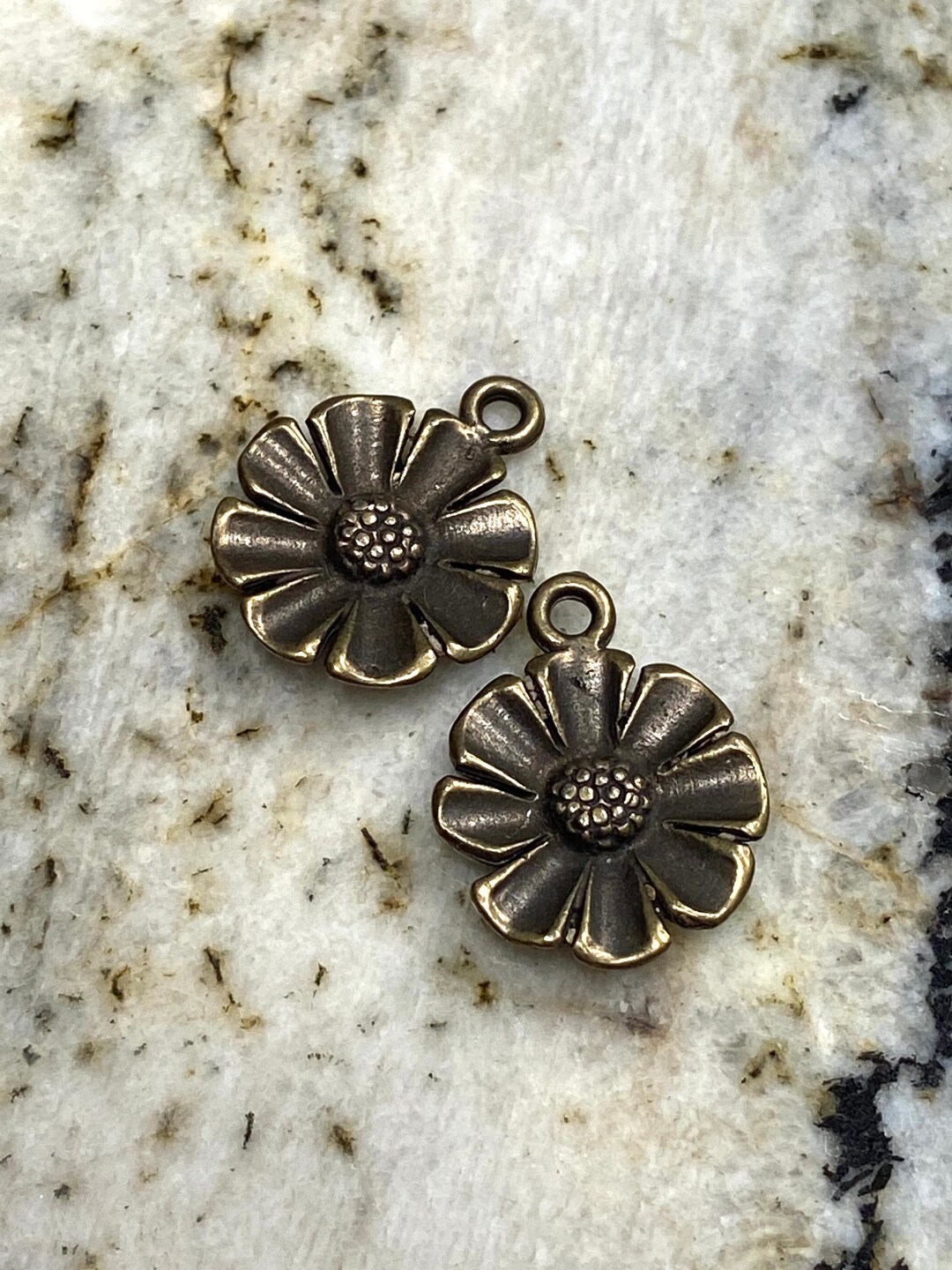 Flower Pewter Charms Pendant Jewelry Rustic Daisy Antique Brass 2 ...