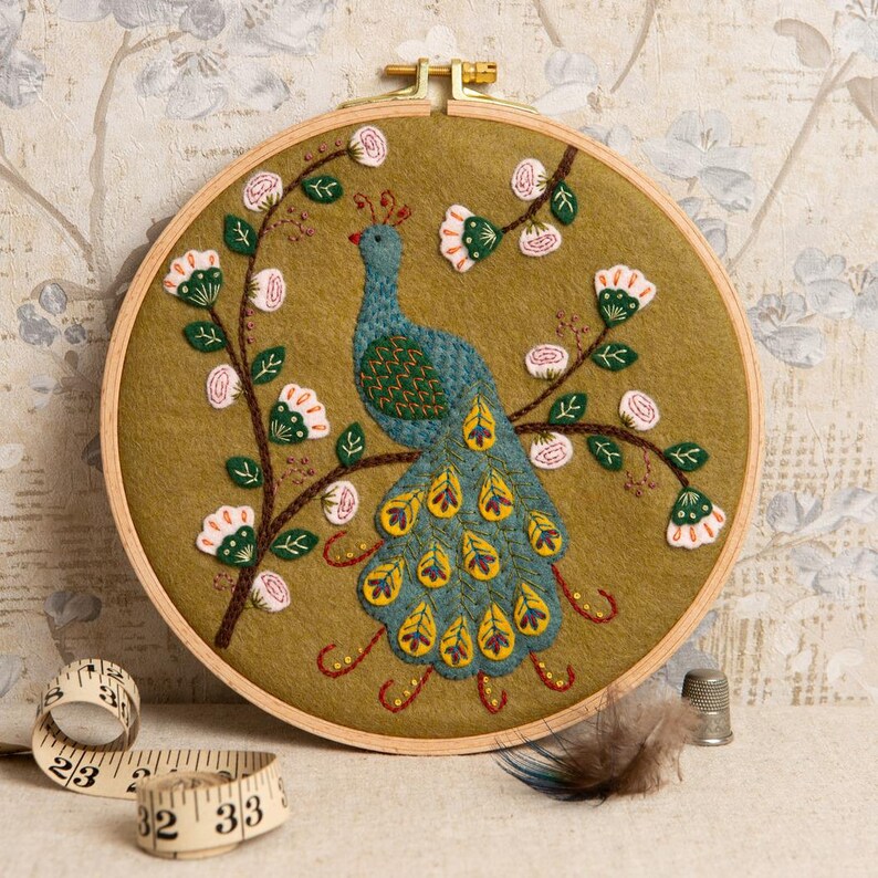 Flamboyant Peacock Appliqué Felt Hoop Kit - Etsy
