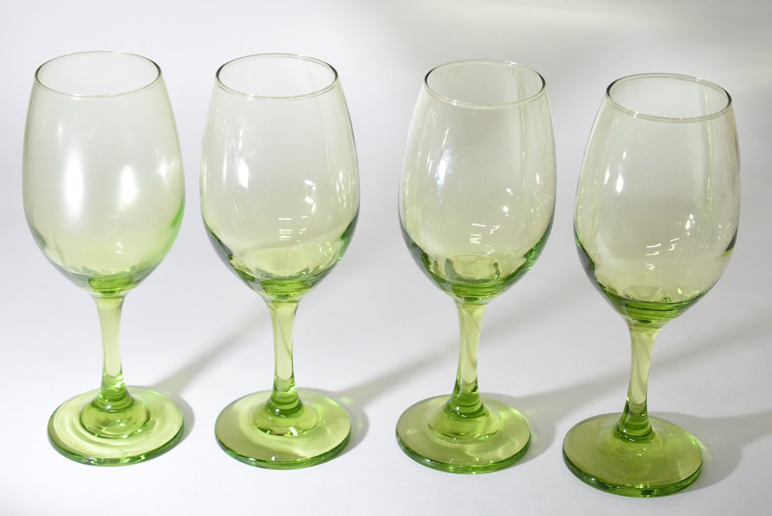 4 Lime Green Wine Glasses Vintage Stemware Bright Green Etsy
