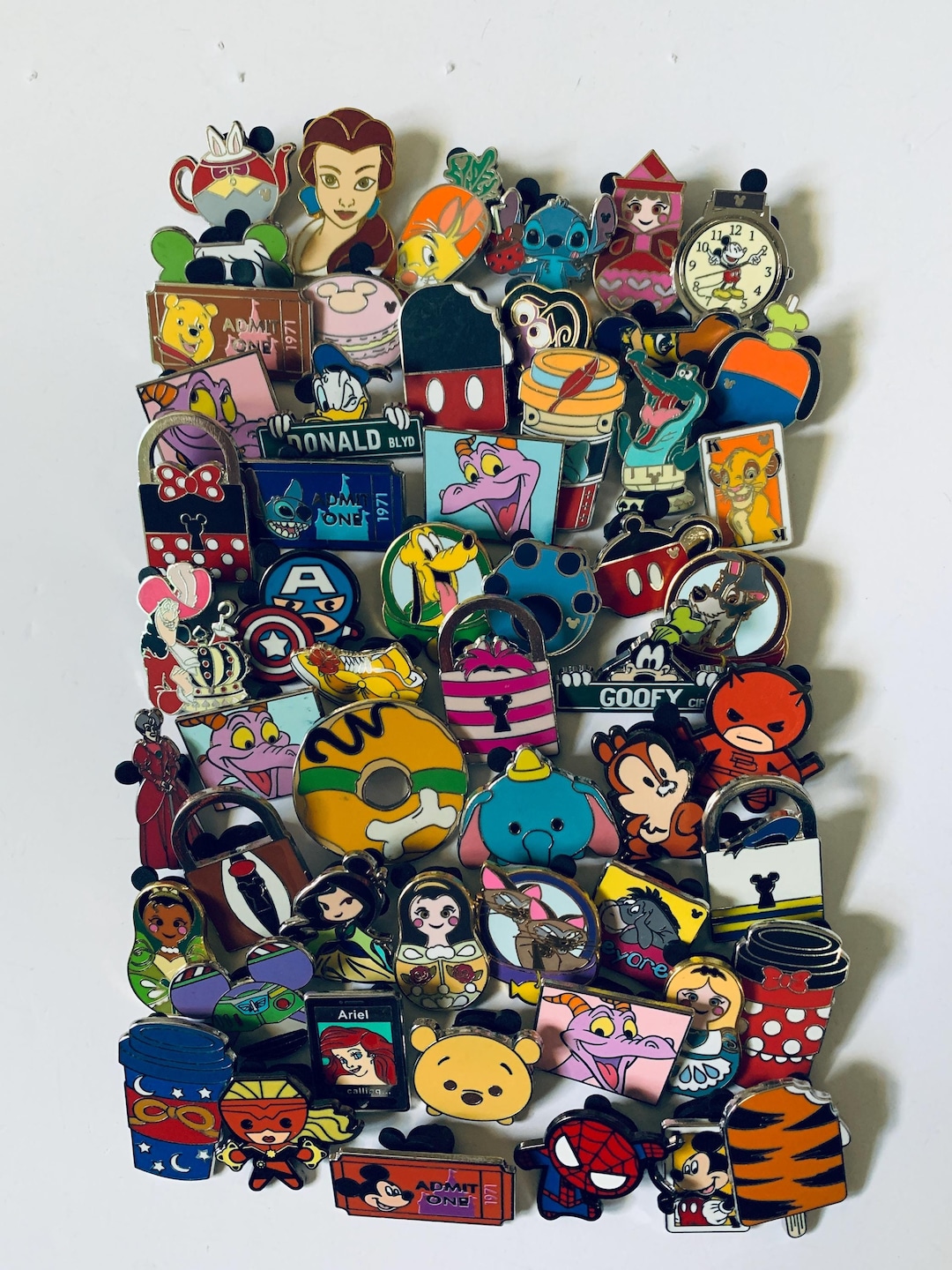 25 Random Disney Trading Pins for Disneyland, Walt Disney World and ...