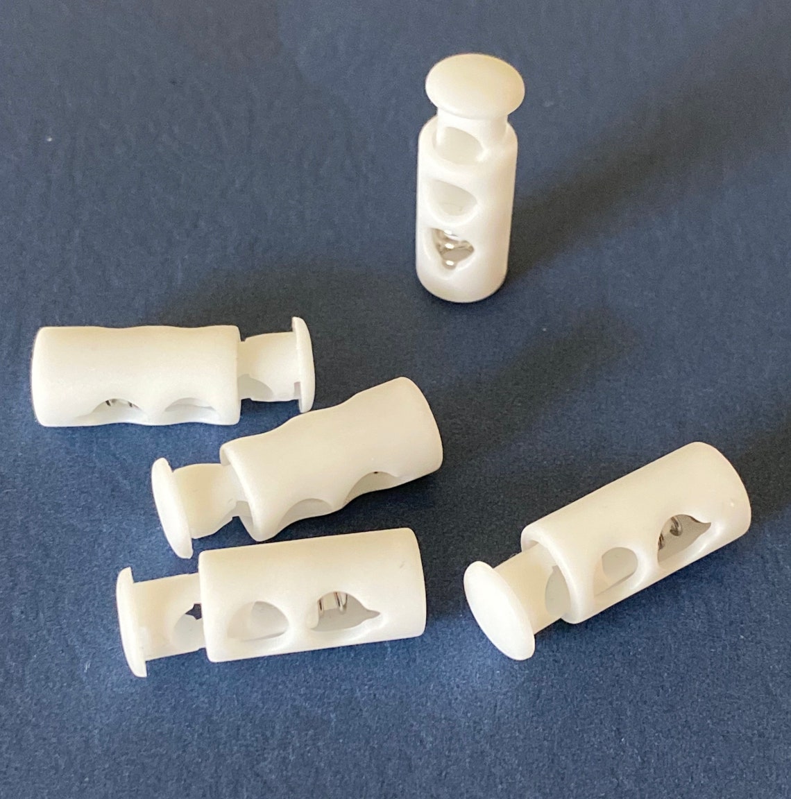 Double Hole Barrel Cord Stopper, Spring Buckle, Cord to Was Ggle Lock ...