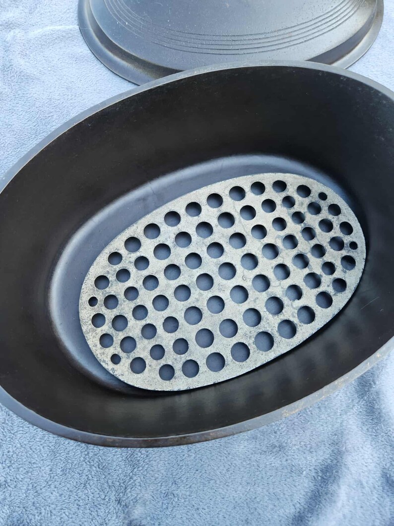 Buy Very Nice & Hard to Find Wagner Ware Sidney 1287 Oval Roaster With ...