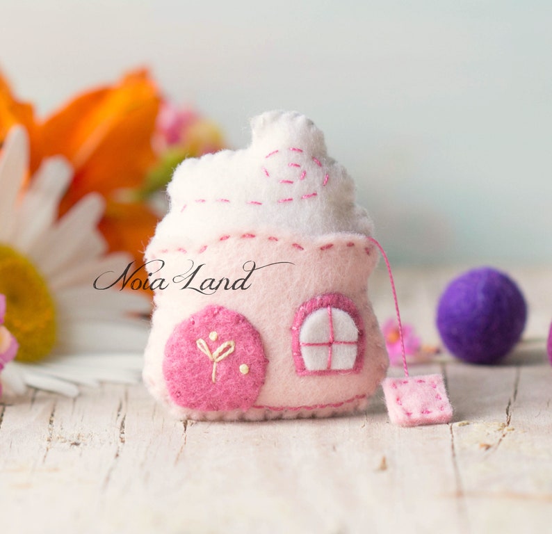 Enchanted Houses Garland: Boot House Teapot Cup and Witch - Etsy Canada