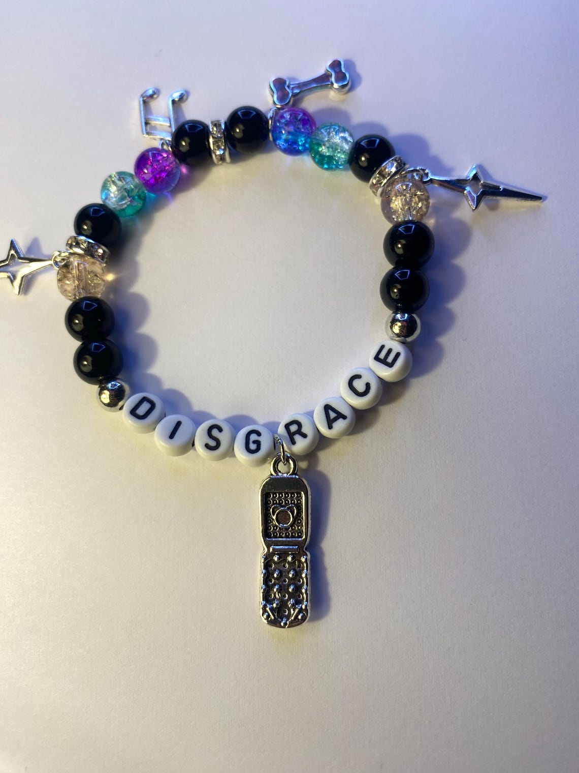 Pulsera Bones Team Sesh: colgantes para celular Y2K, Greyday ...