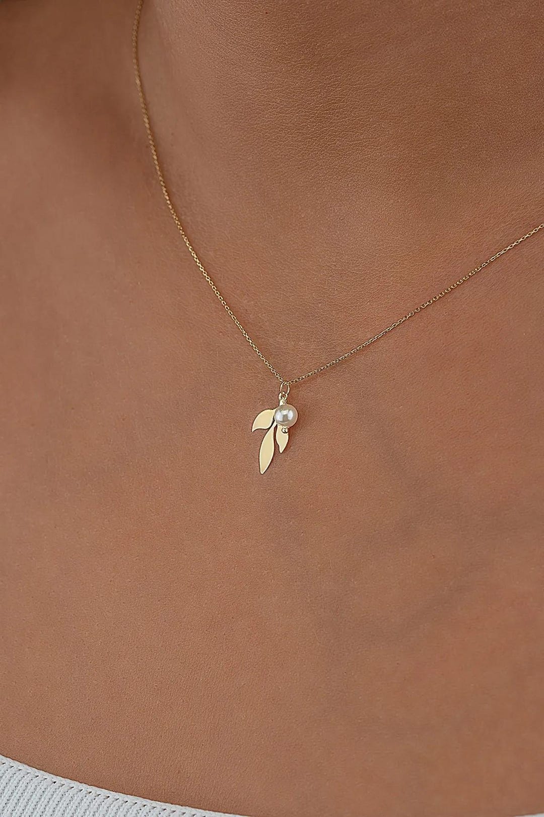 14k Gold Olive Tree Necklace With a Pearl, Olive Tree Leaves Necklace ...