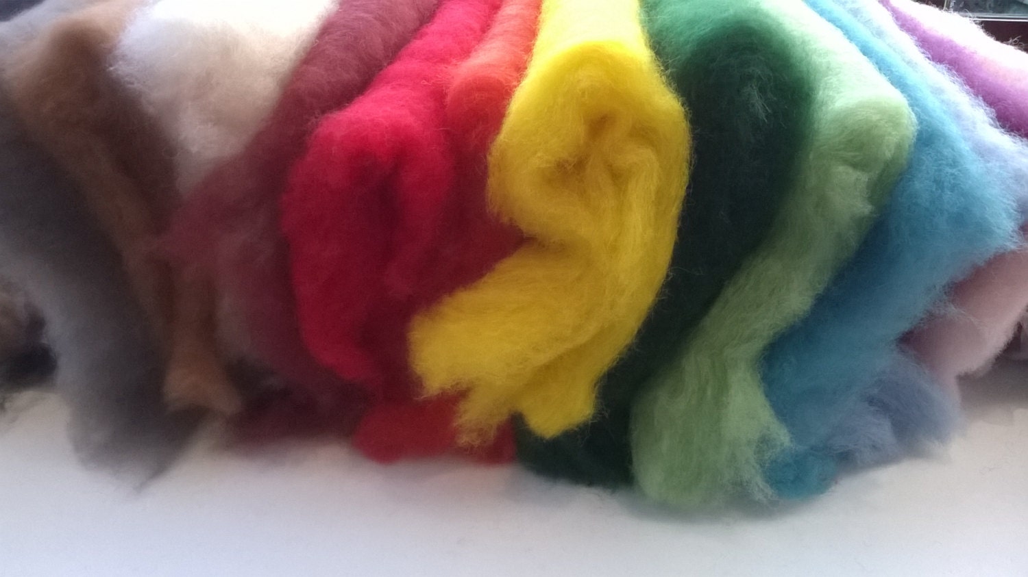 Heidifeathers Carded Wool Batts and Mini Wool Batts - Soft Carded and ...
