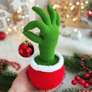 Crochet Green Hand of the Villain Pattern, Amigurumi Griin Nch the ...