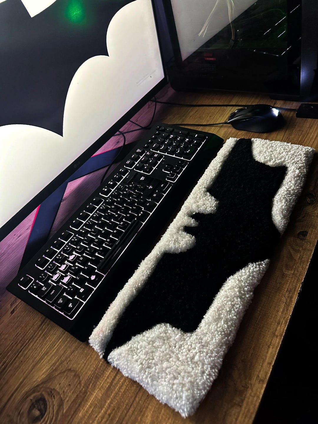Batman White Keyboard Tufted Design Rug , Handmade Fluffy , Keyboard ...