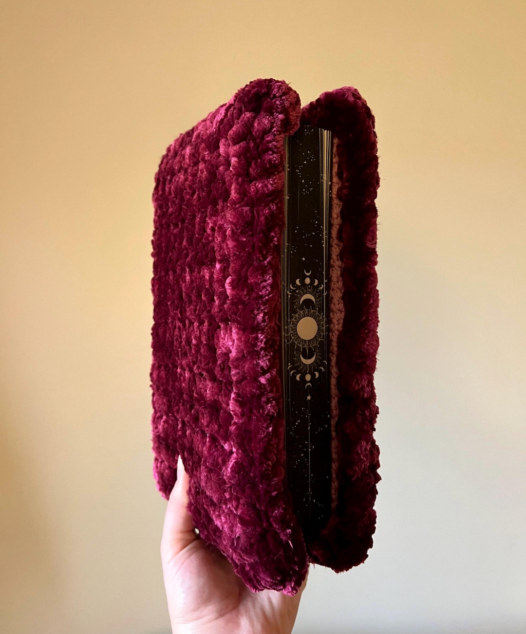 Super Soft Velvet Crochet Book Cover, Handmade Fuzzy Book Sleeve - Etsy