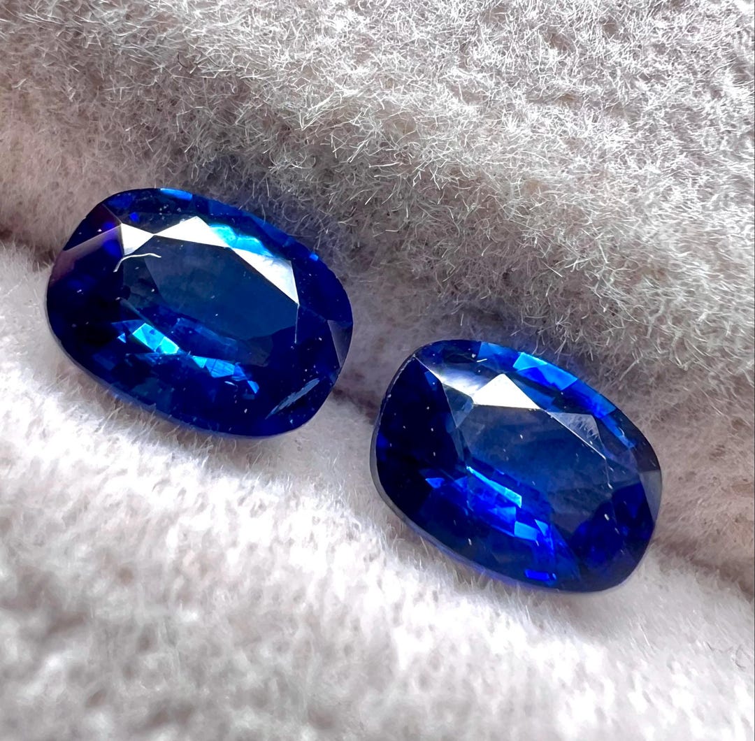 1.04ct - Blue Sapphire Matching Pair, Royal Blue Color, Earth-mined ...