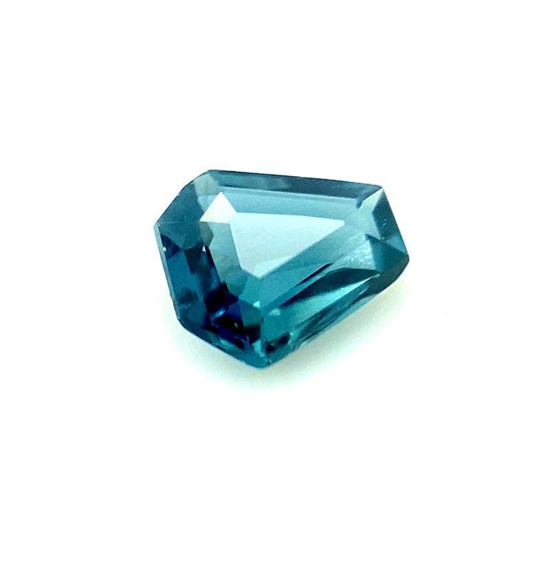 Natural Teal Sapphire – Madagascar, 0.81 Ct - Custom Cut - Etsy UK