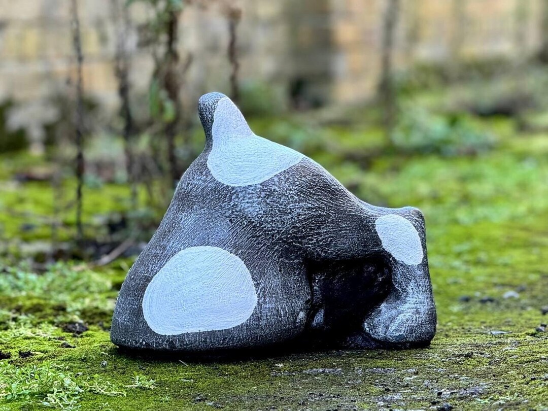 Outdoor Digging Dog Figurine Stone Dog Statue Concrete Playful Dog ...