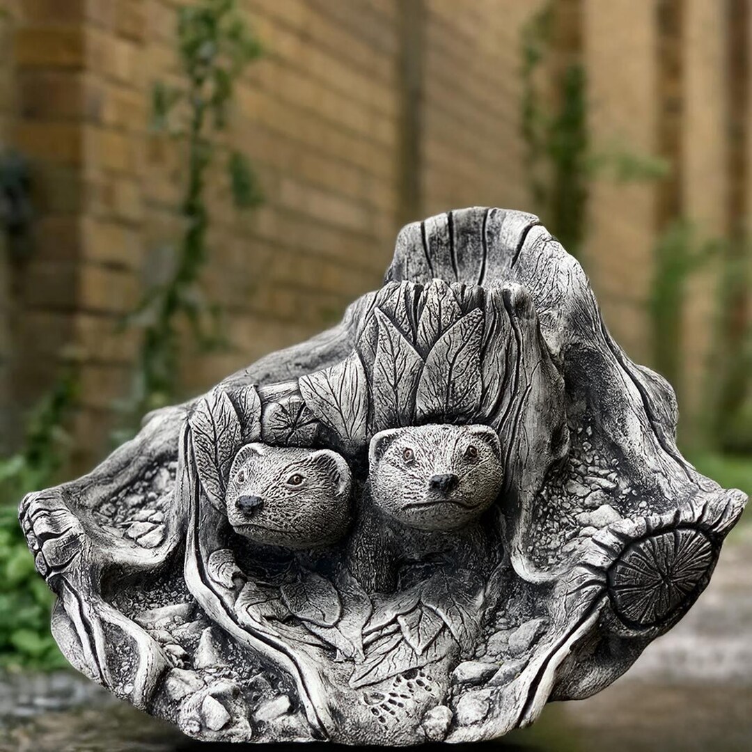 Concrete Hedgehog Sculpture Woodland Stump Decoration Garden Wildlife ...