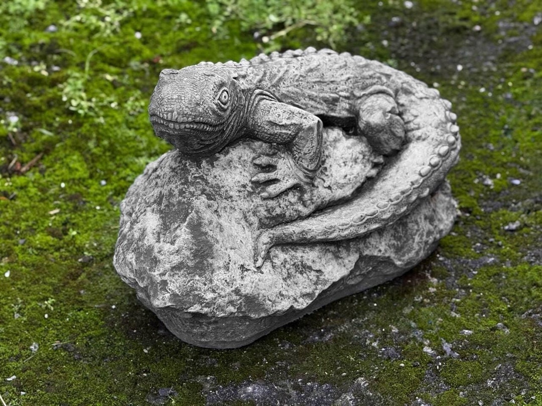 Concrete Lizard Sculpture Outdoor Reptile Figurine Garden Rock ...