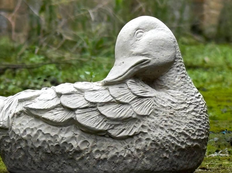 Outdoor Duck Figurine Stone Sitting Duck Decoration Concrete Bird ...
