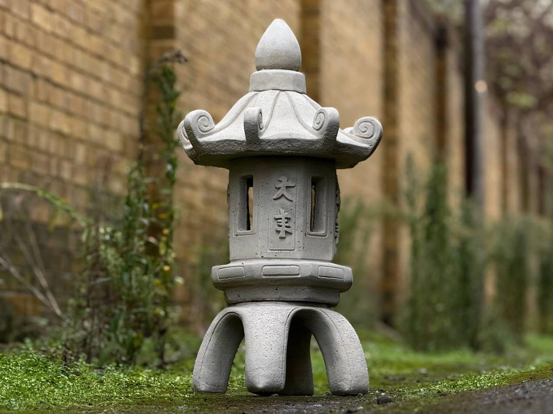 Large Japanese Lantern Pagoda Decoration Concrete Pagoda Figurine Stone ...